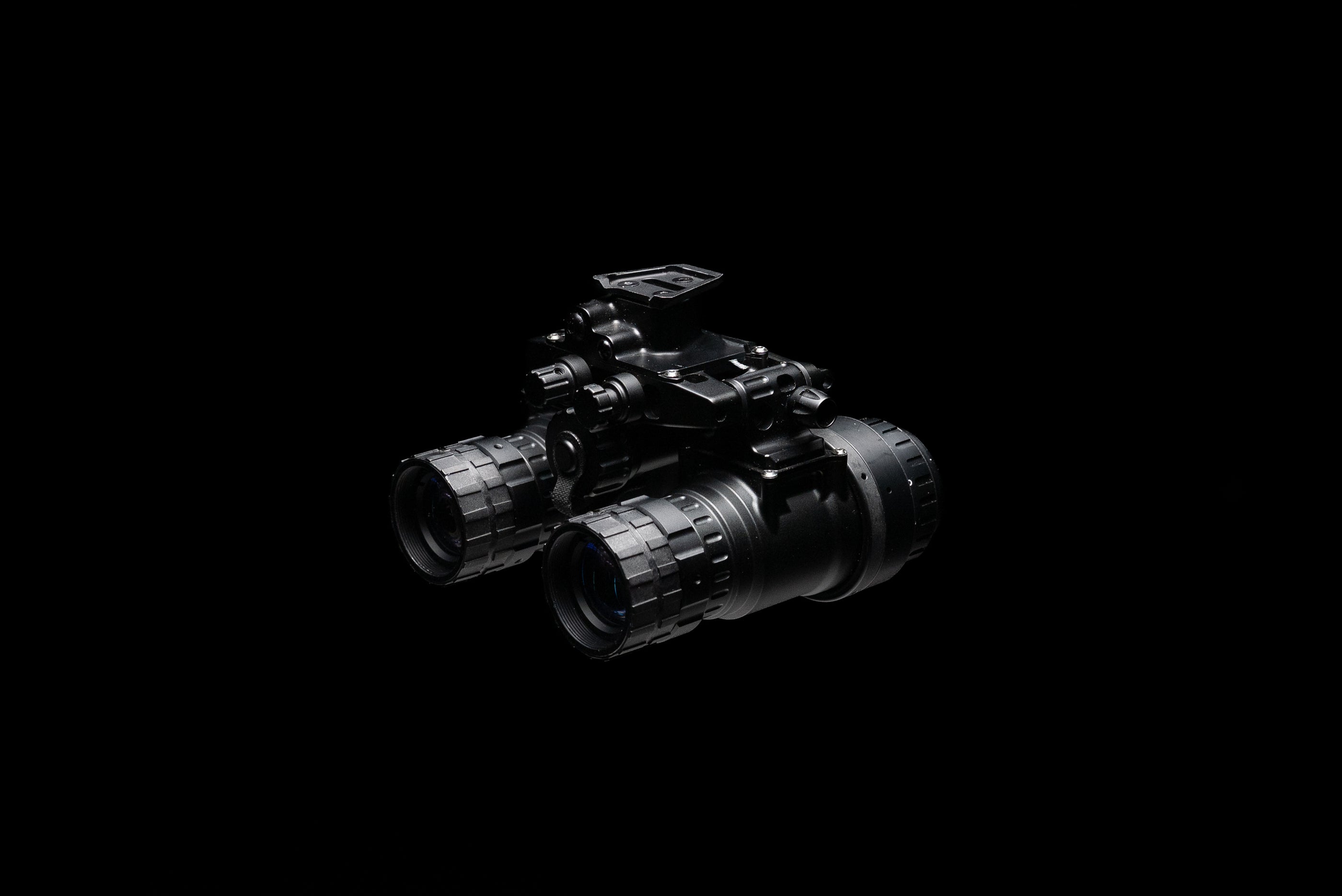 Steele Industries Nighthawk-MG - Dual Tube Manual Gain Night Vision ...