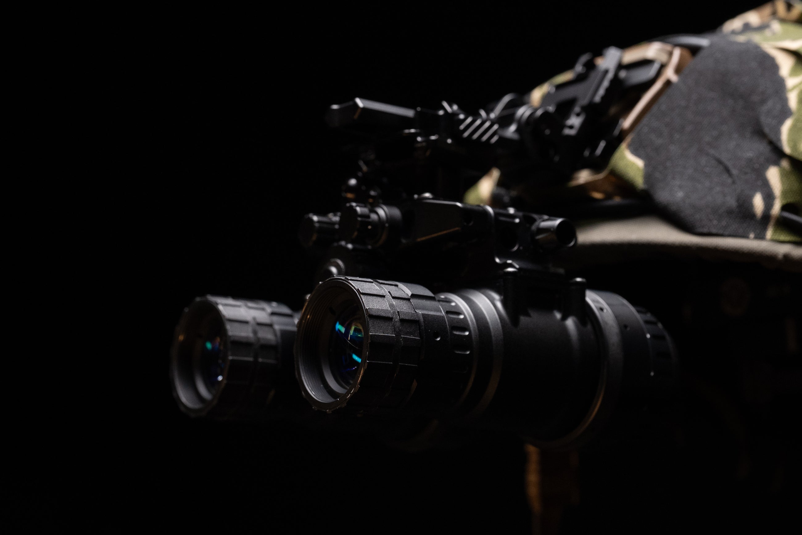 Steele Industries Nighthawk-MG - Dual Tube Manual Gain Night Vision ...